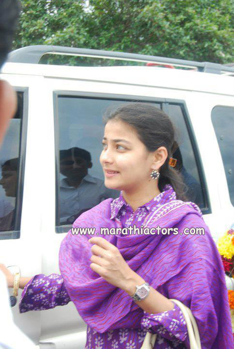 marathi actor and actress: Praniti Shinde photos