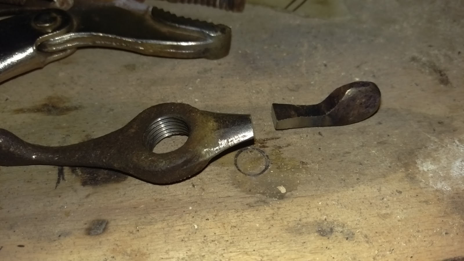 Amelia Squariel: Girder Fork Damper 'Wing Nut'