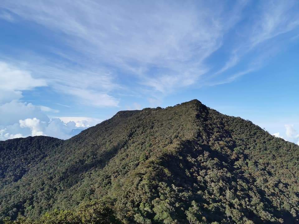 Penemuan gunung ketiga dan kelima tertinggi di Malaysia ~ gerbang Gunung