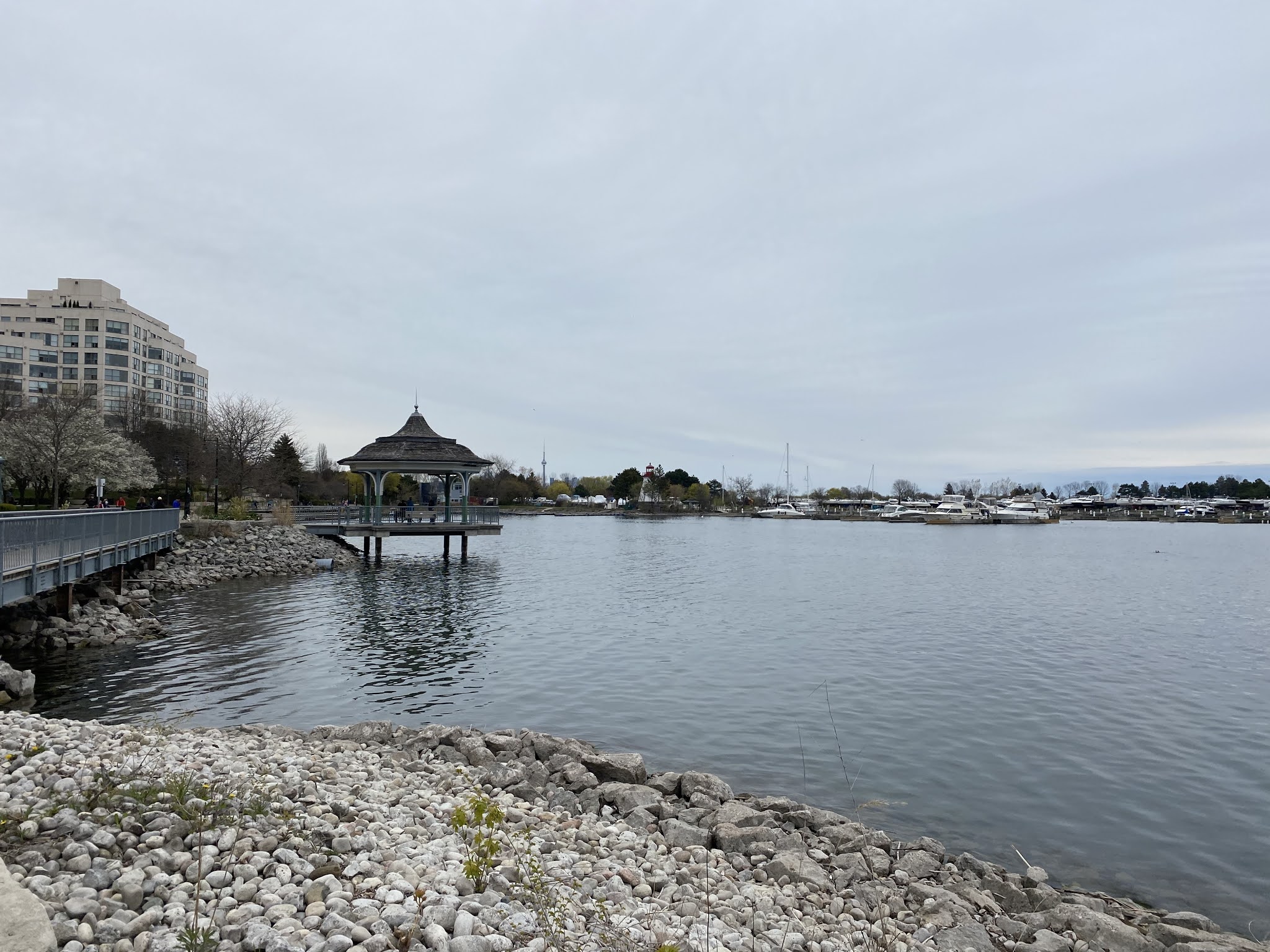 Teena in Toronto: Mimico Waterfront Park, Etobicoke, ON
