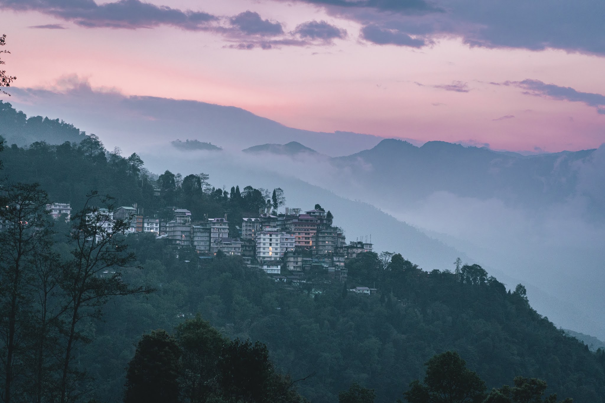 Pelling Travel Guide - a Glimpse at History through Nature