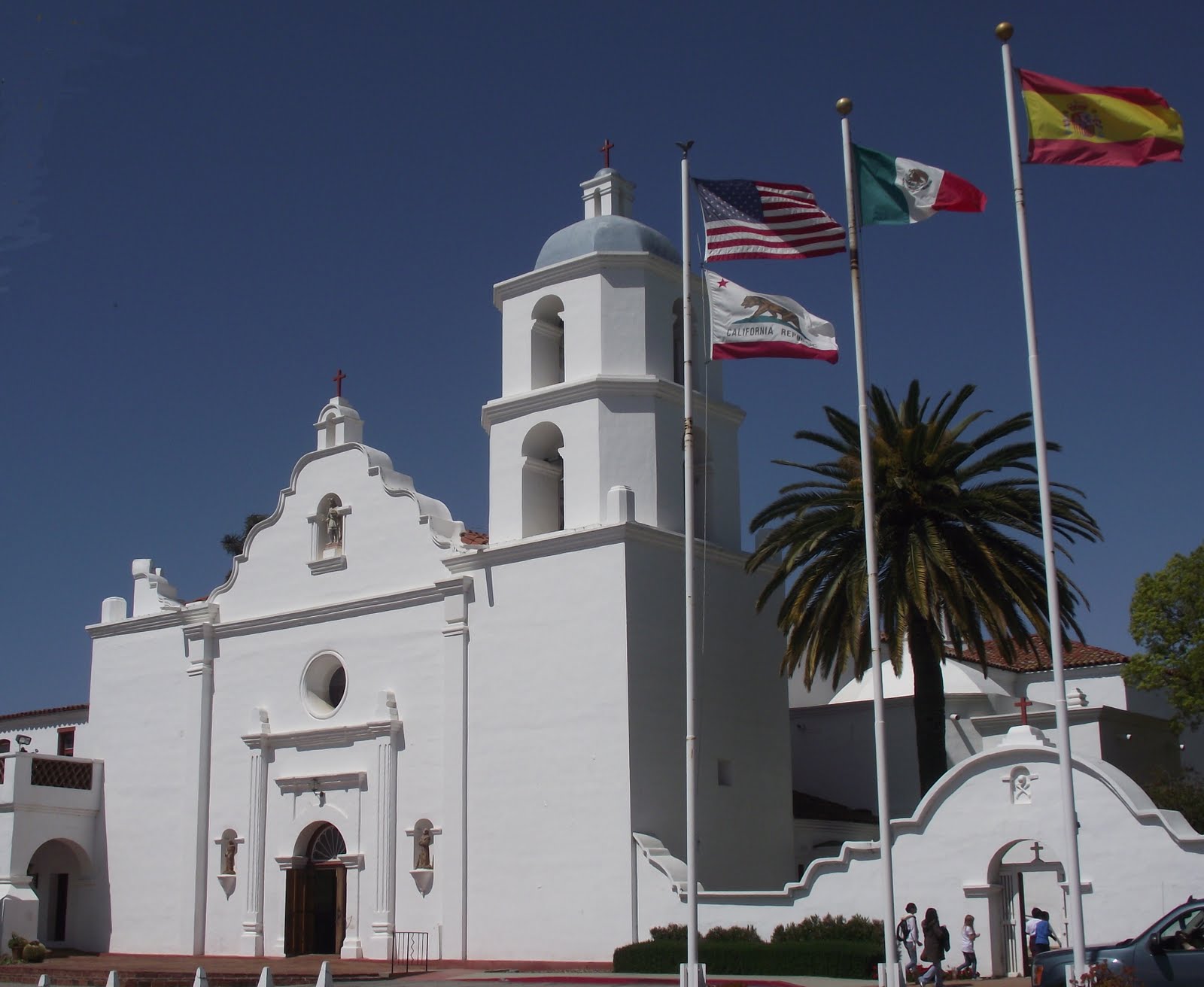 Along The Side Roads: Mission San Luis Rey