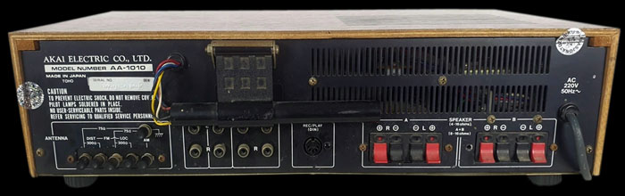 stereonomono - audio Hi Fi Compendium - 14 years on-line: Akai AA-1010 receiver