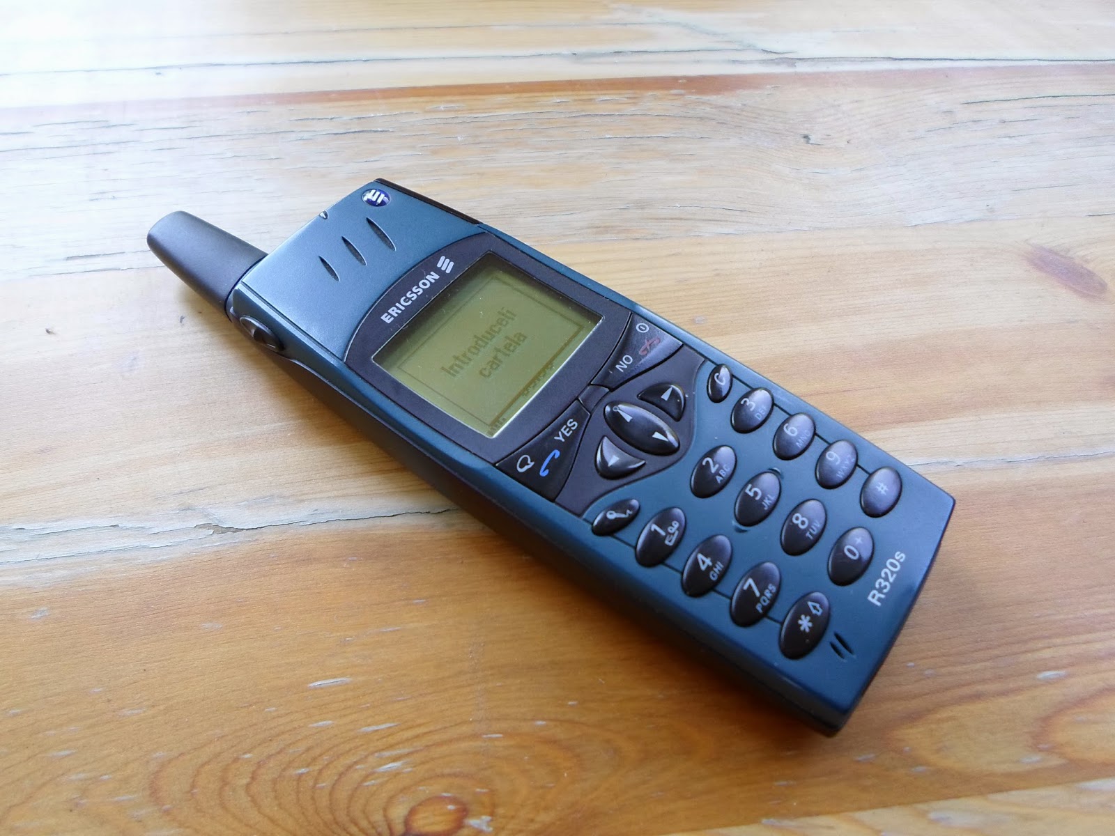 Vintage Gadget Collector: Ericsson R320s