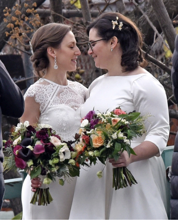 DUS IZ NIES !! Rare View...: Mazal Tov! Chuck Schumer's Daughter ...