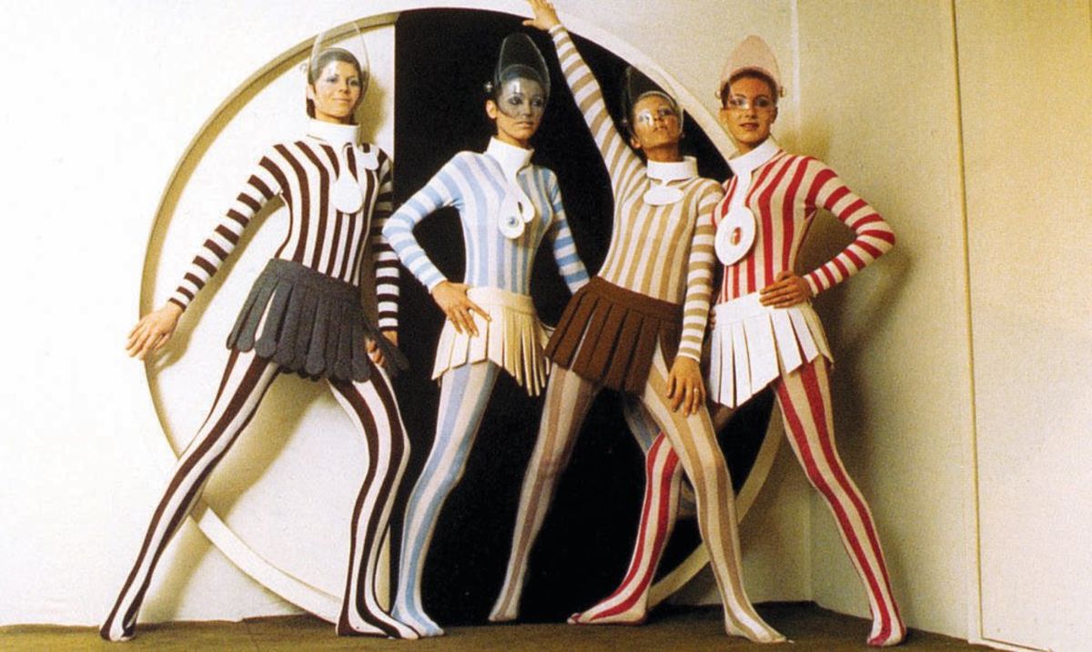 Amazing Space Age Fashion Designs by Pierre Cardin From the 1960s ... Amazing Space Age Fashion Designs by Pierre Cardin From the 1960s ...