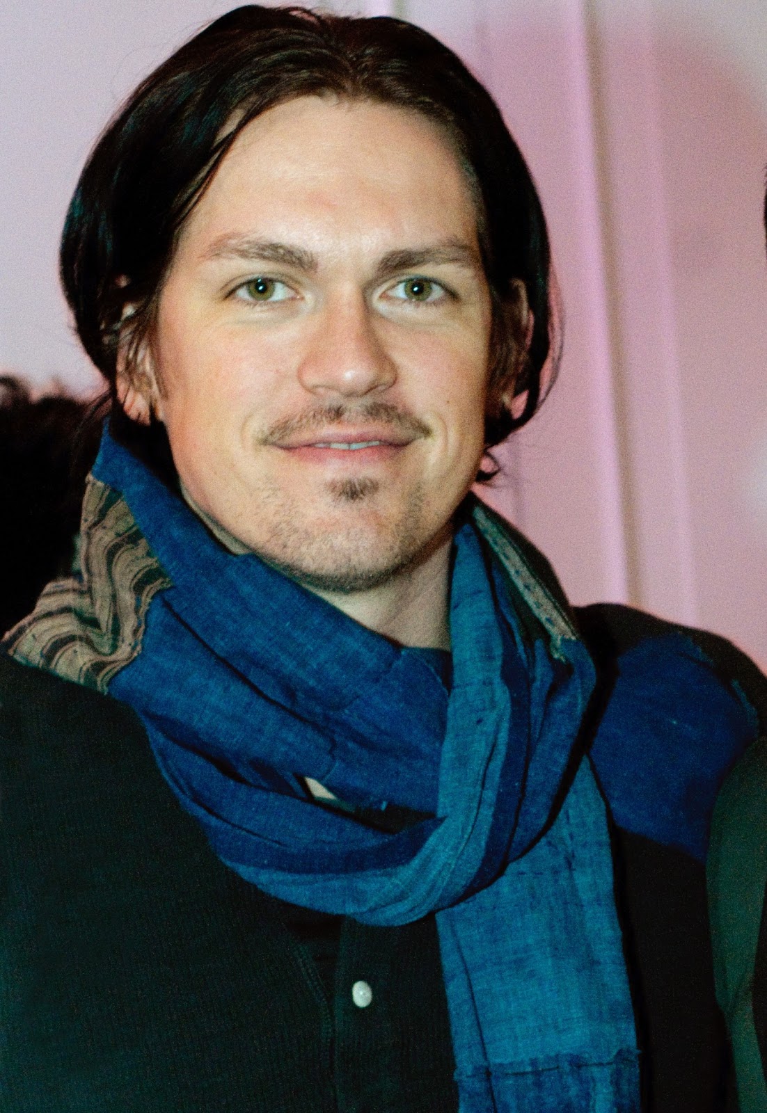 Steve Howey Photos | Tv Series Posters and Cast
