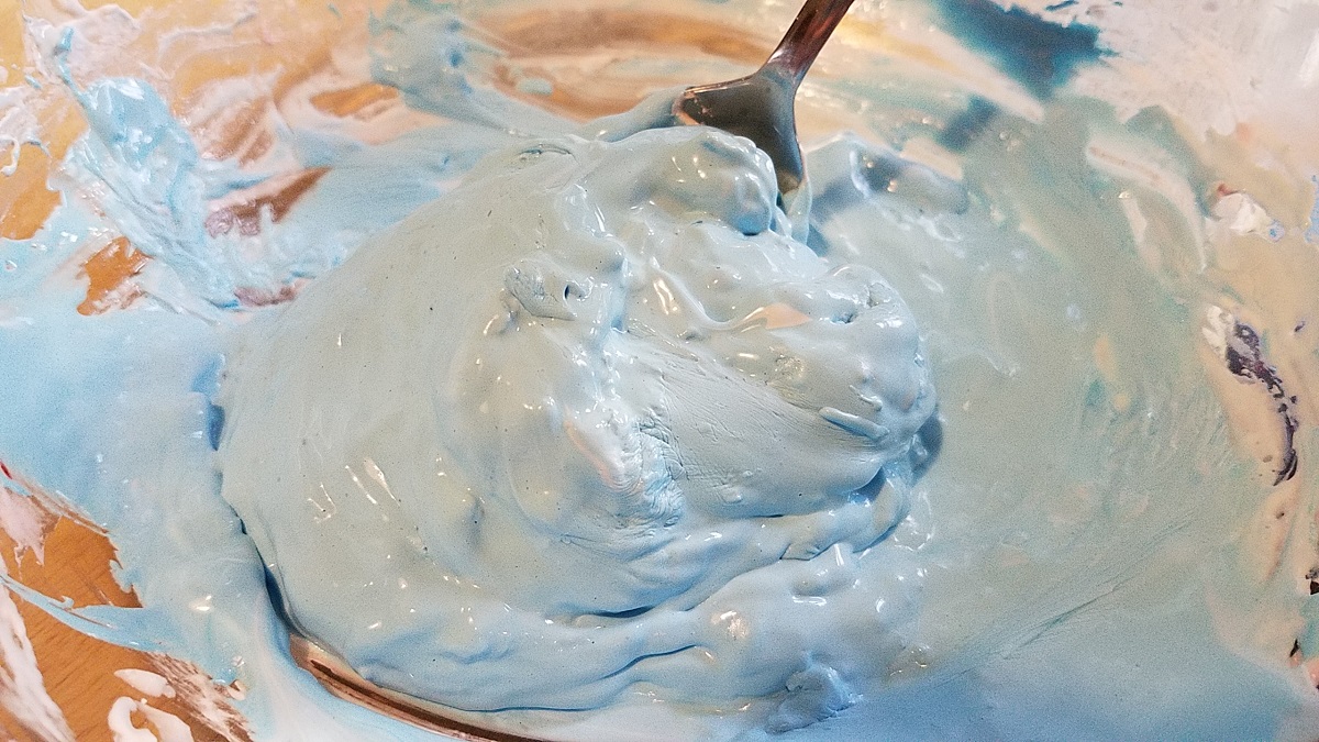 Clever, Crafty, Cookin' Mama: How to Make Fluffy Slime
