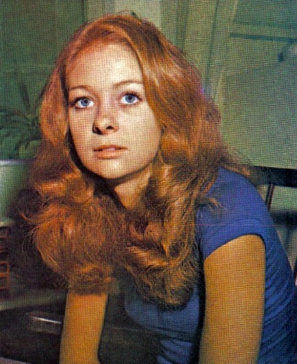 Astros em Revista: EVA CHRISTIAN A NAMORADA DO HERÓI