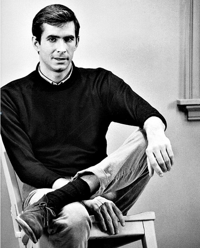 20 Black and White Photos of Anthony Perkins as Norman Bates in Alfred ...