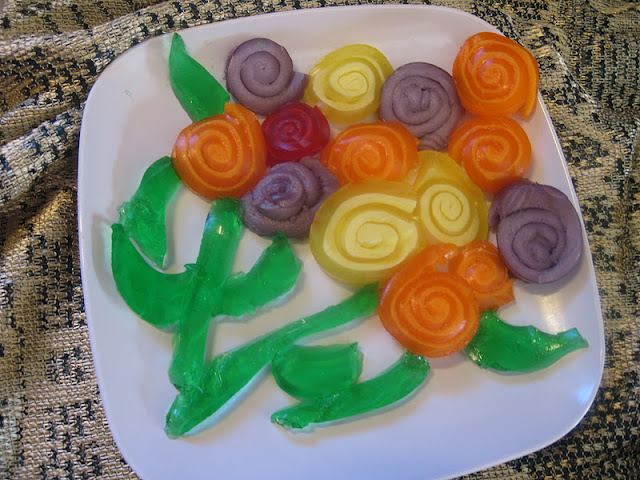 The Better Baker: Pinwheel Jello Flowers