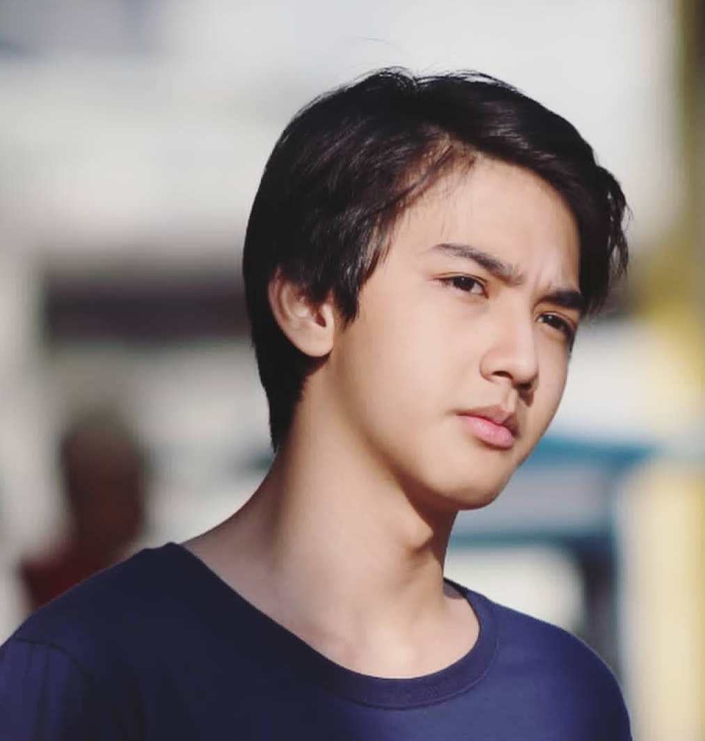 √ Ari Irham - Biodata, Agama, Pacar, Film, Tinggi Dan Profil - Katakita