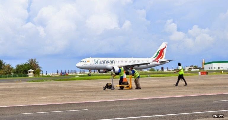 Kathryn's Report: Runway closed due to an oil spill from an aircraft