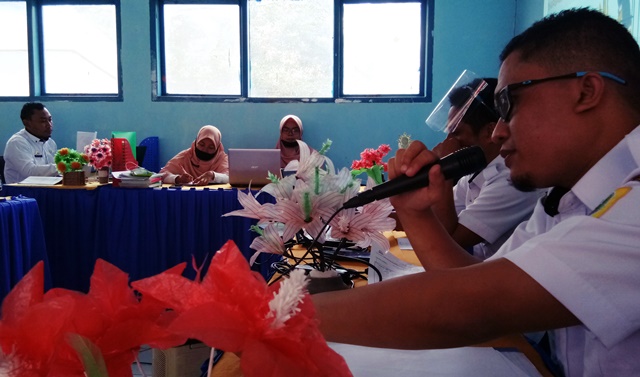 Komitmen Profesional Dalam Profesi Guru - Manajemen Sekolah