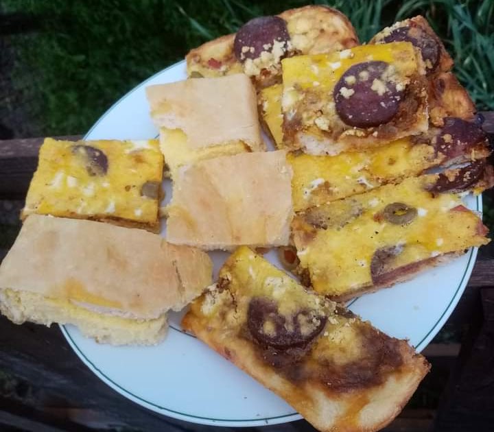 Pizza și cocorada cu branza