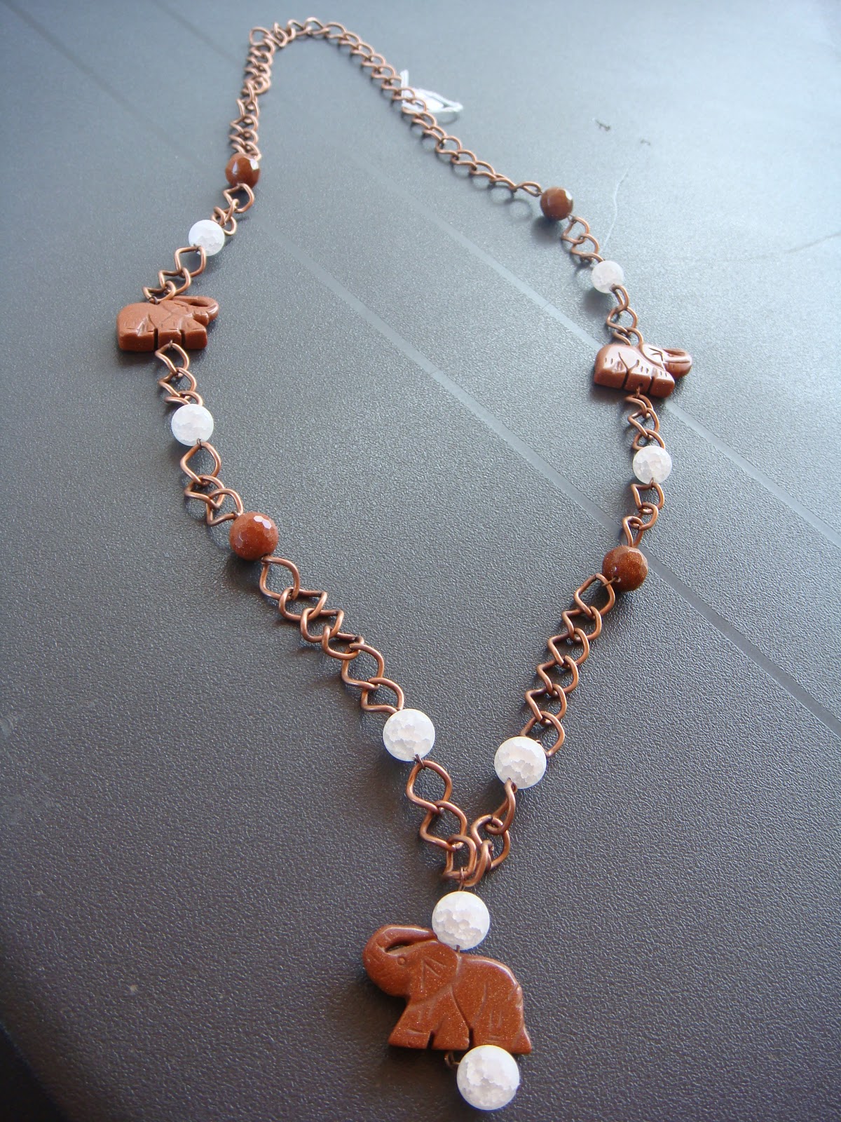 "TU PARAISO DE LA BISUTERIA": Collar largo en color cobre con piedras: 15€