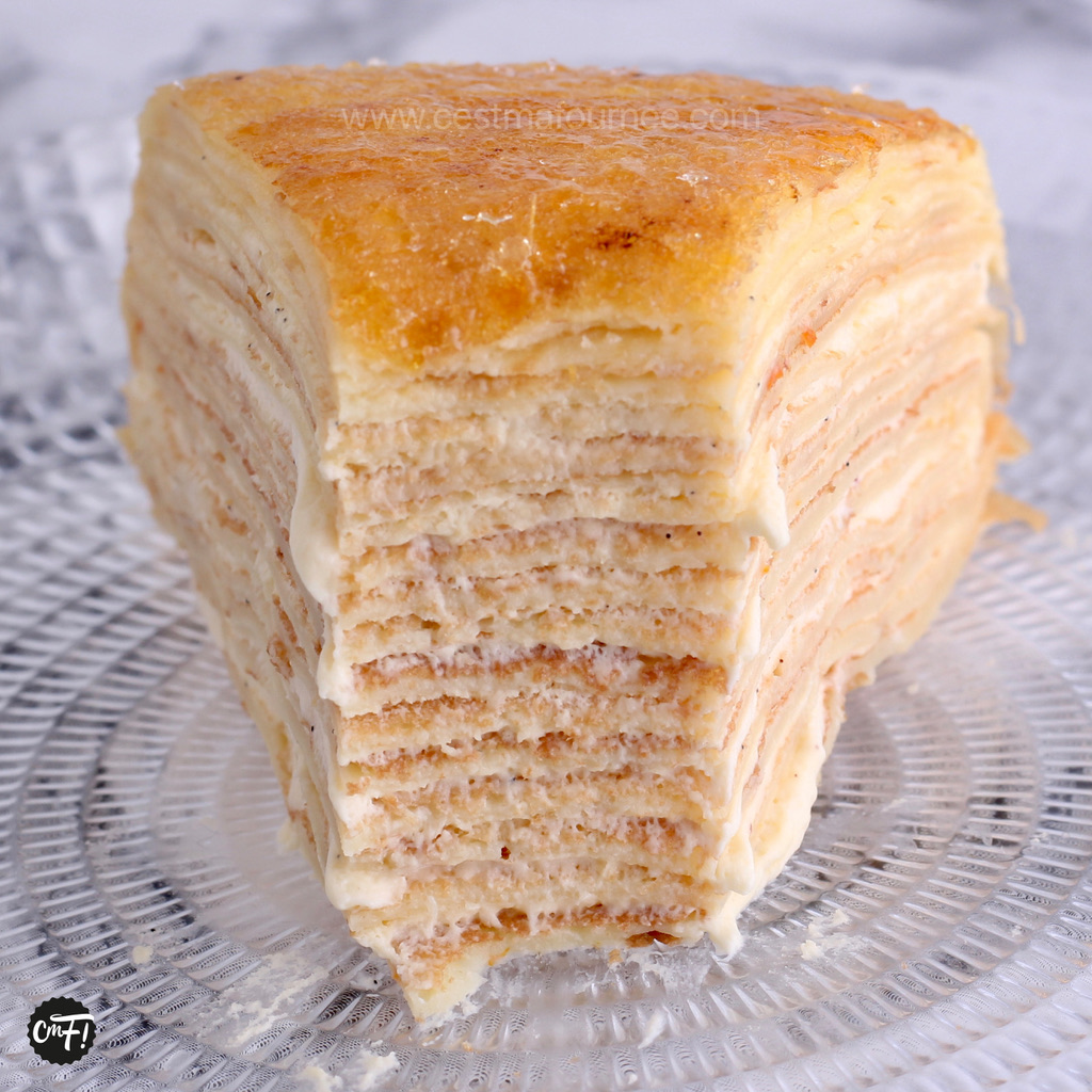 Le gâteau de crêpes à la vanille ("mille crepe cake")