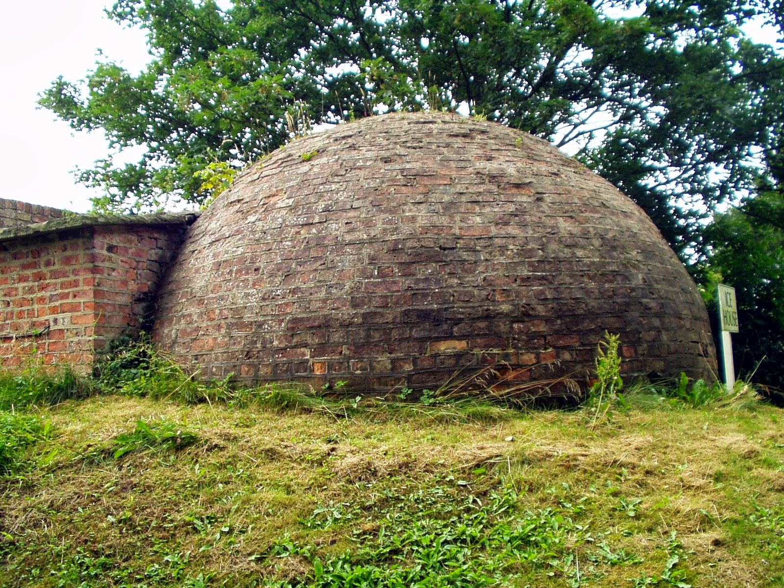 Roy's blog: SOME UNUSUAL 'PRACTICAL' BUILDINGS