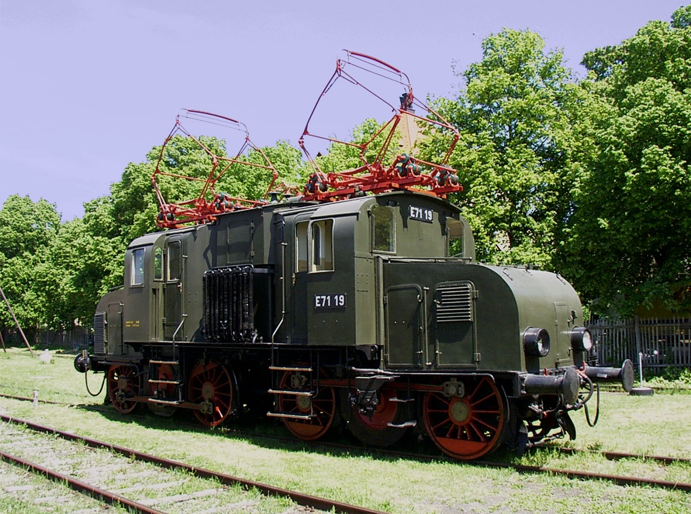 Σιδηροδρομικά Νέα: DRG Class E 71.1 – από την Πρωσία με αγάπη. Δείτε ...