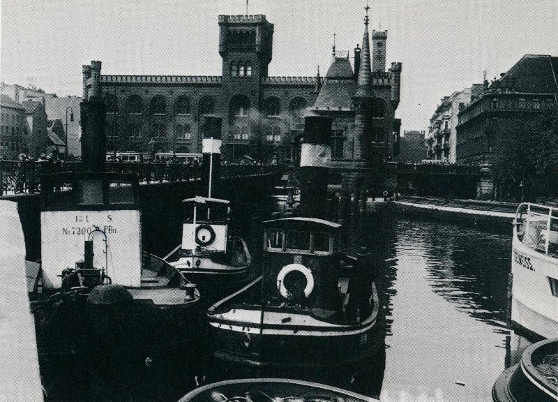 Street Scenes of Berlin During the 1920s Through Amazing Photos ...