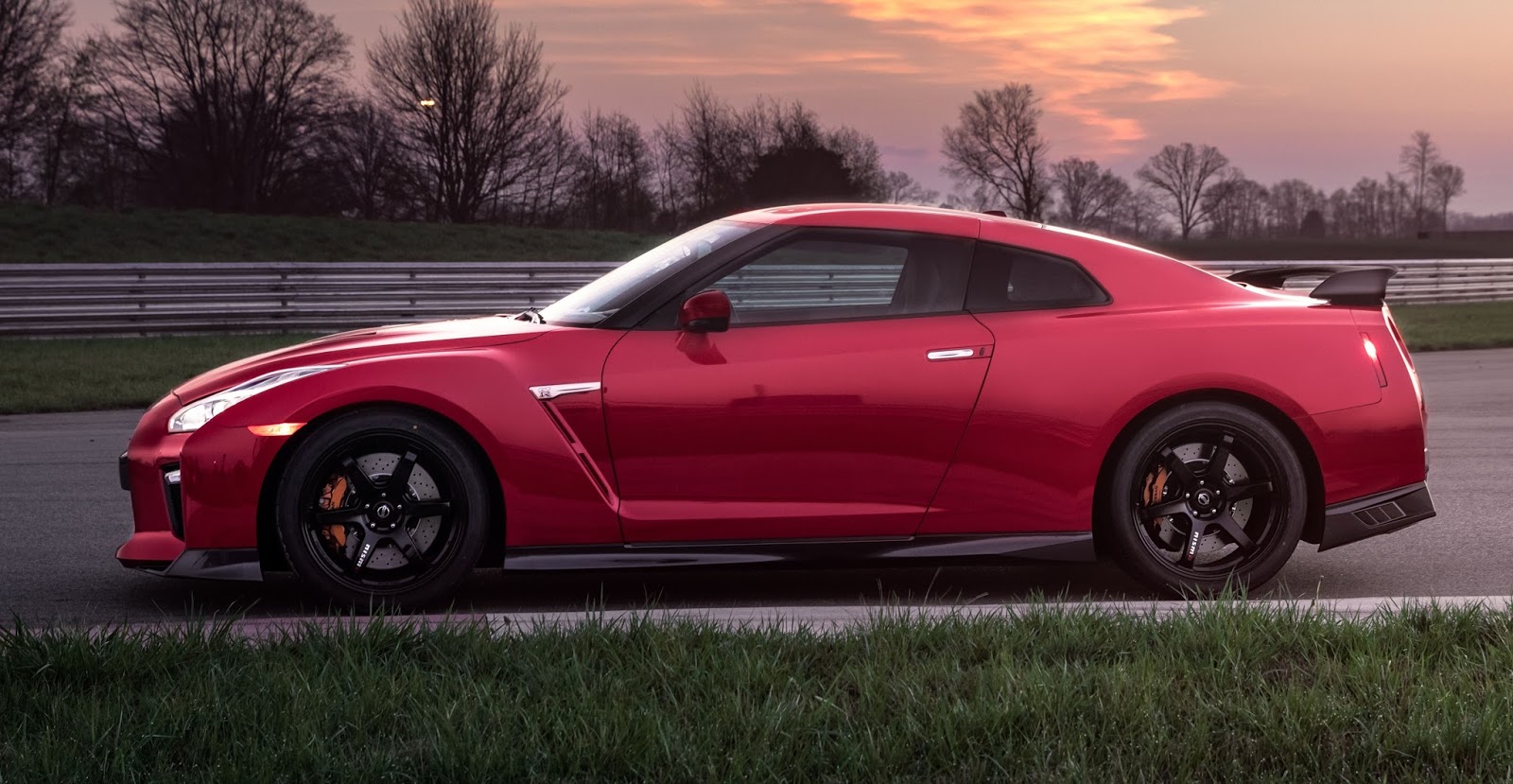 Nissan GT-R Track Edition é destaque em Nova York