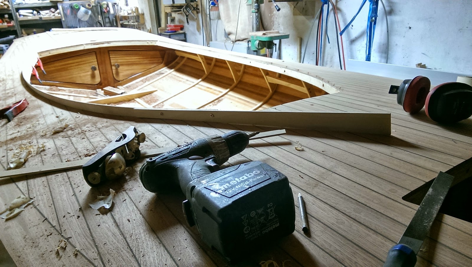 Building a 16' East Coast Melonseed Skiff: Cockpit-coaming and stern