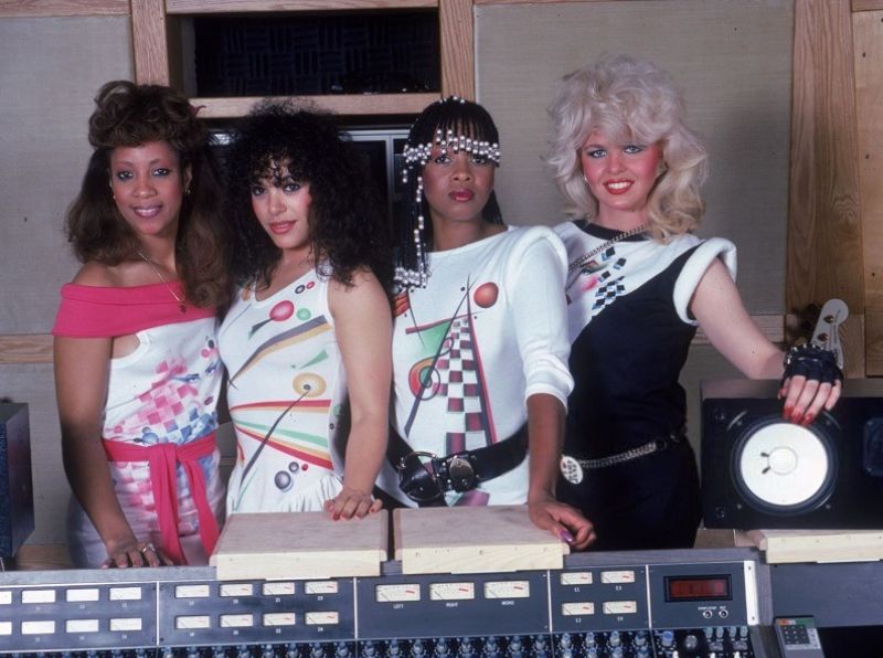 22 Photos Show Styles of the Mary Jane Girls in the 1980s | Vintage ...
