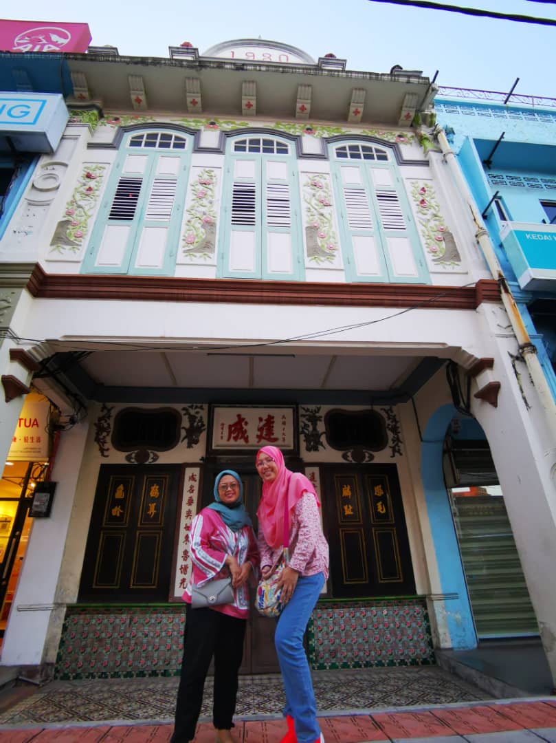 Jalan-Jalan di Muar Mural Street (Muar Cultural Walk)