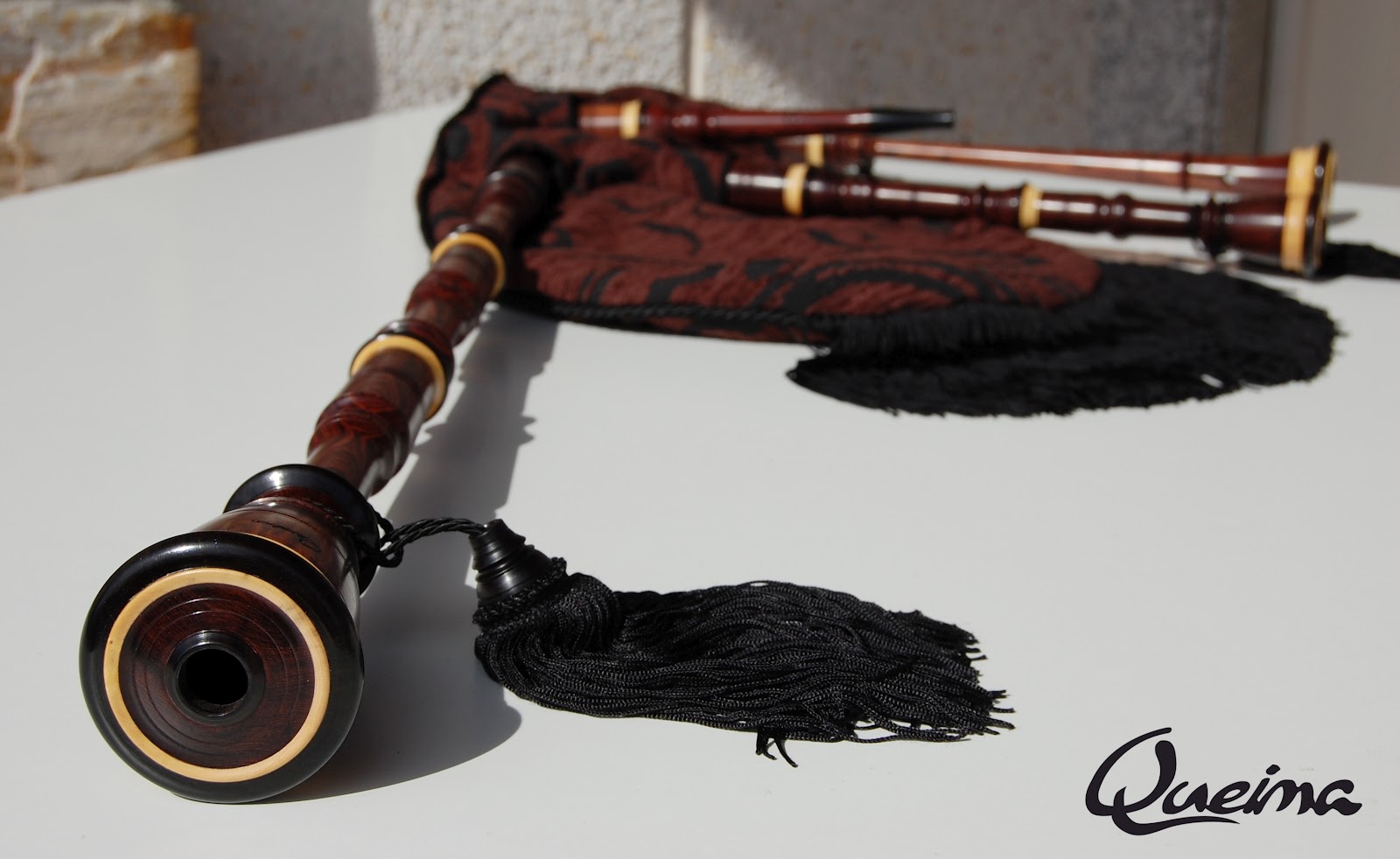 Instrumentos tradicionais: - Gaita