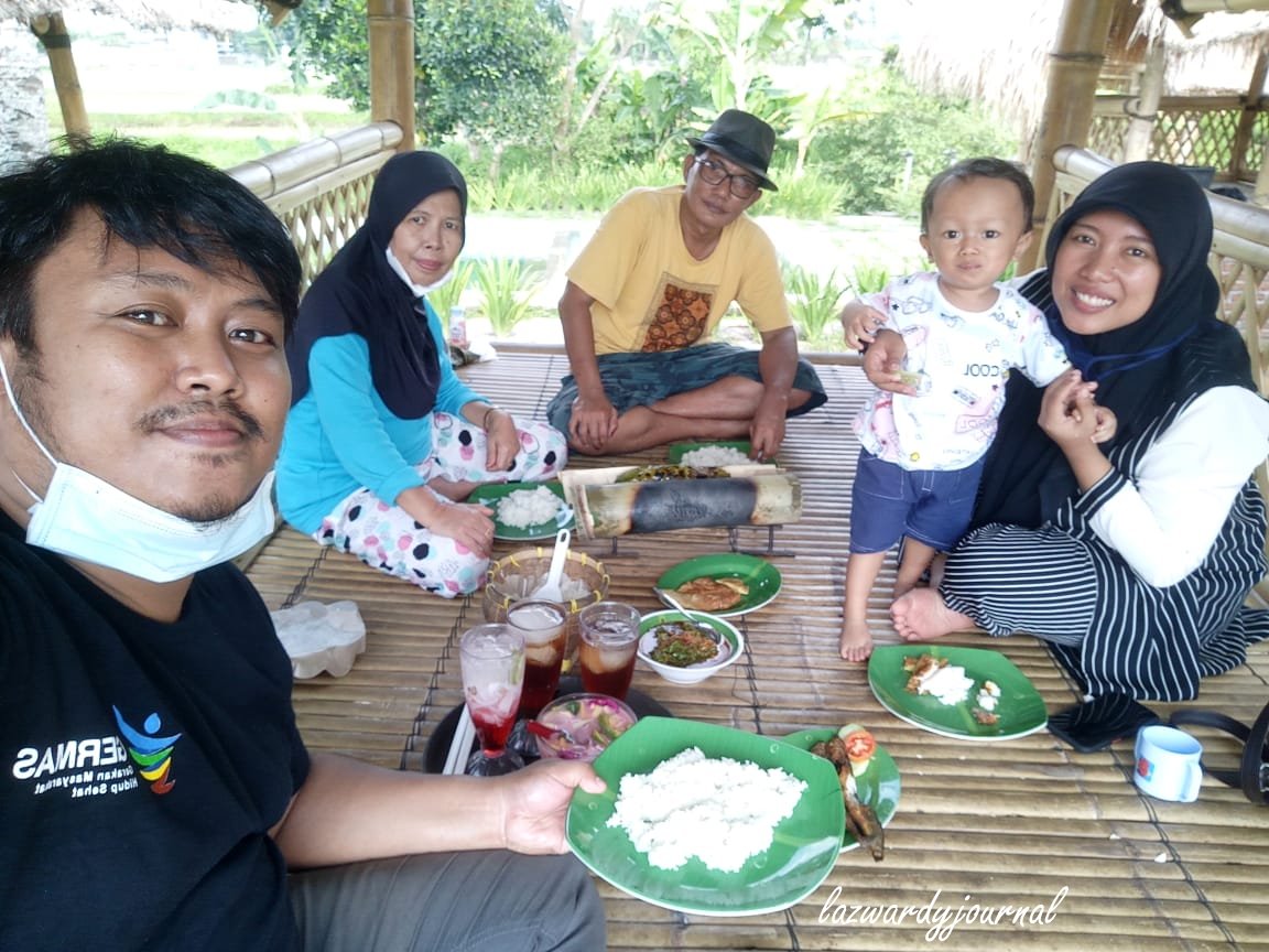 Rasa Gak Mengecewakan : Lesehan Unram Farming Narmada ~ Lazwardy Journal