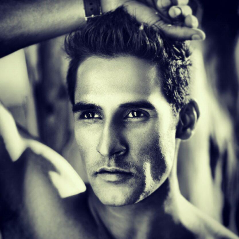 Shirtless Bollywood Men: Navnit Sharma