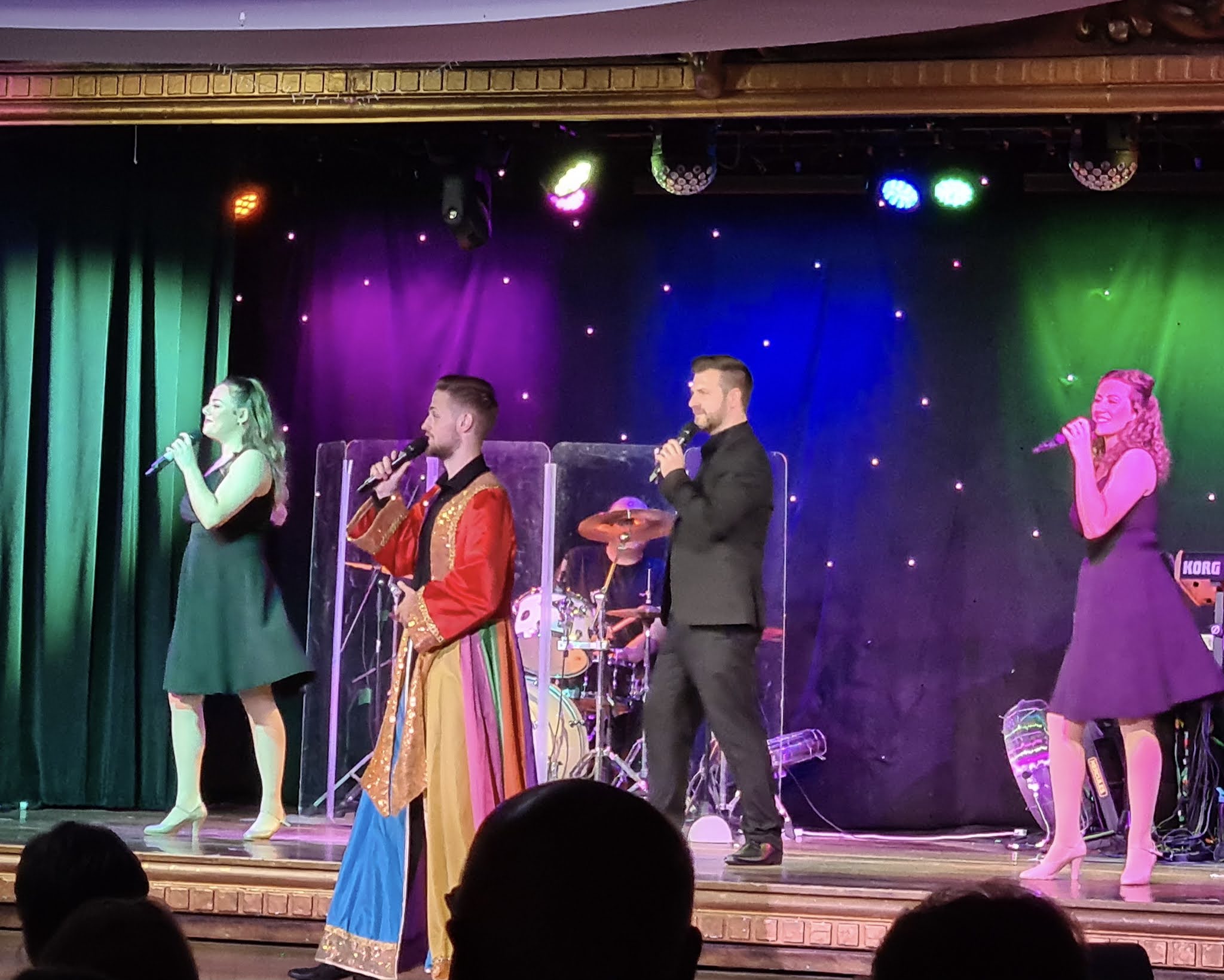 JollyDays Supported Holidays: Warners- Alvaston Hall with Midi & Netty