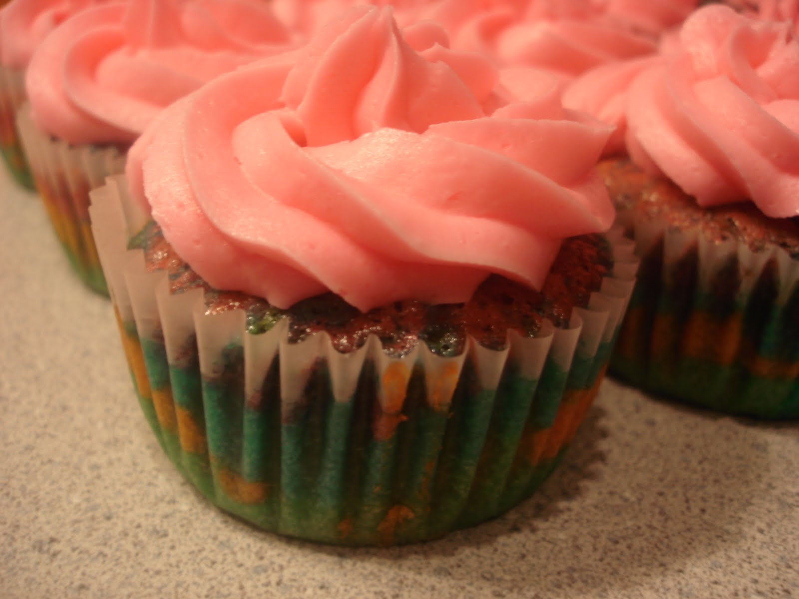 A Kitchen In Brooklyn: Sasha's Kitchen: Tie Dye Grateful Dead Cupcakes