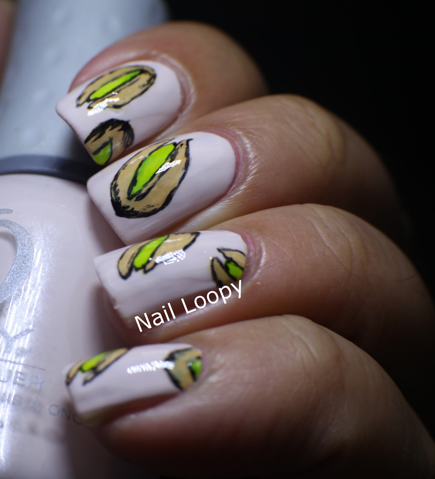 nail loopy: PISTACHIO NAILS