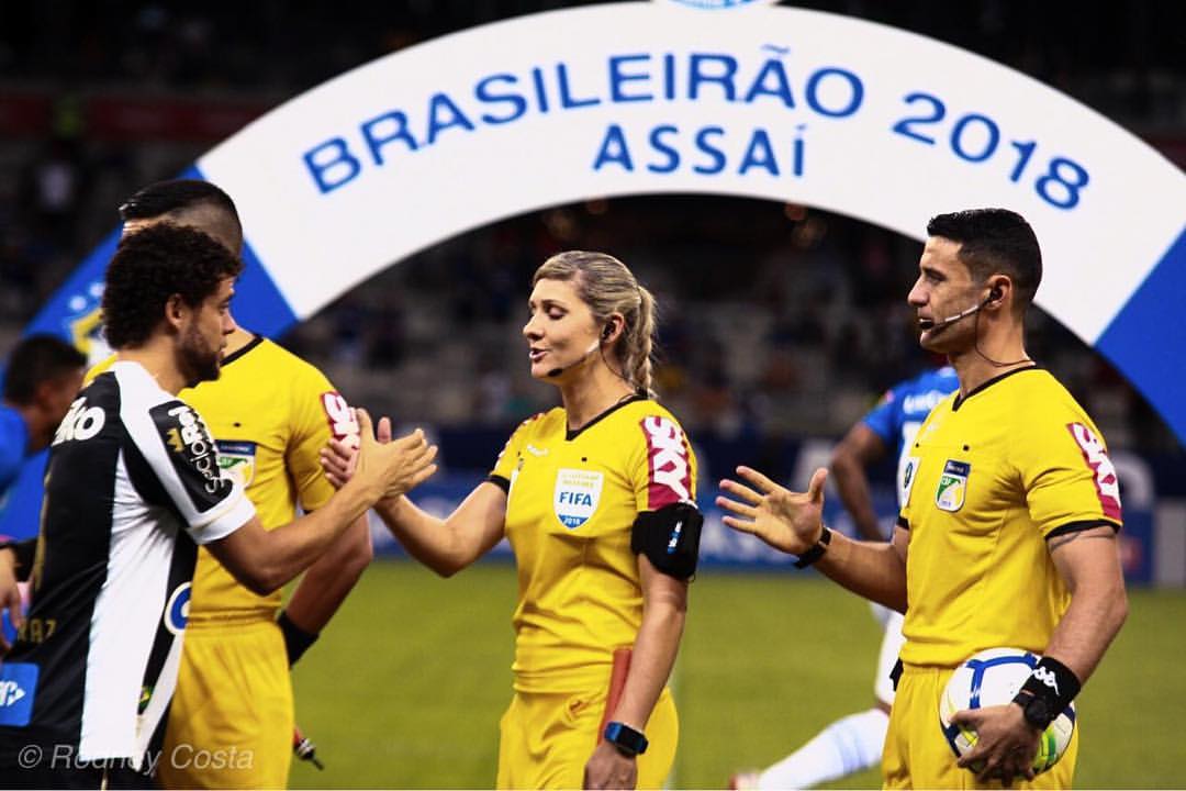 Top de Linha: Neuza Back - Bandeirinha gostosa