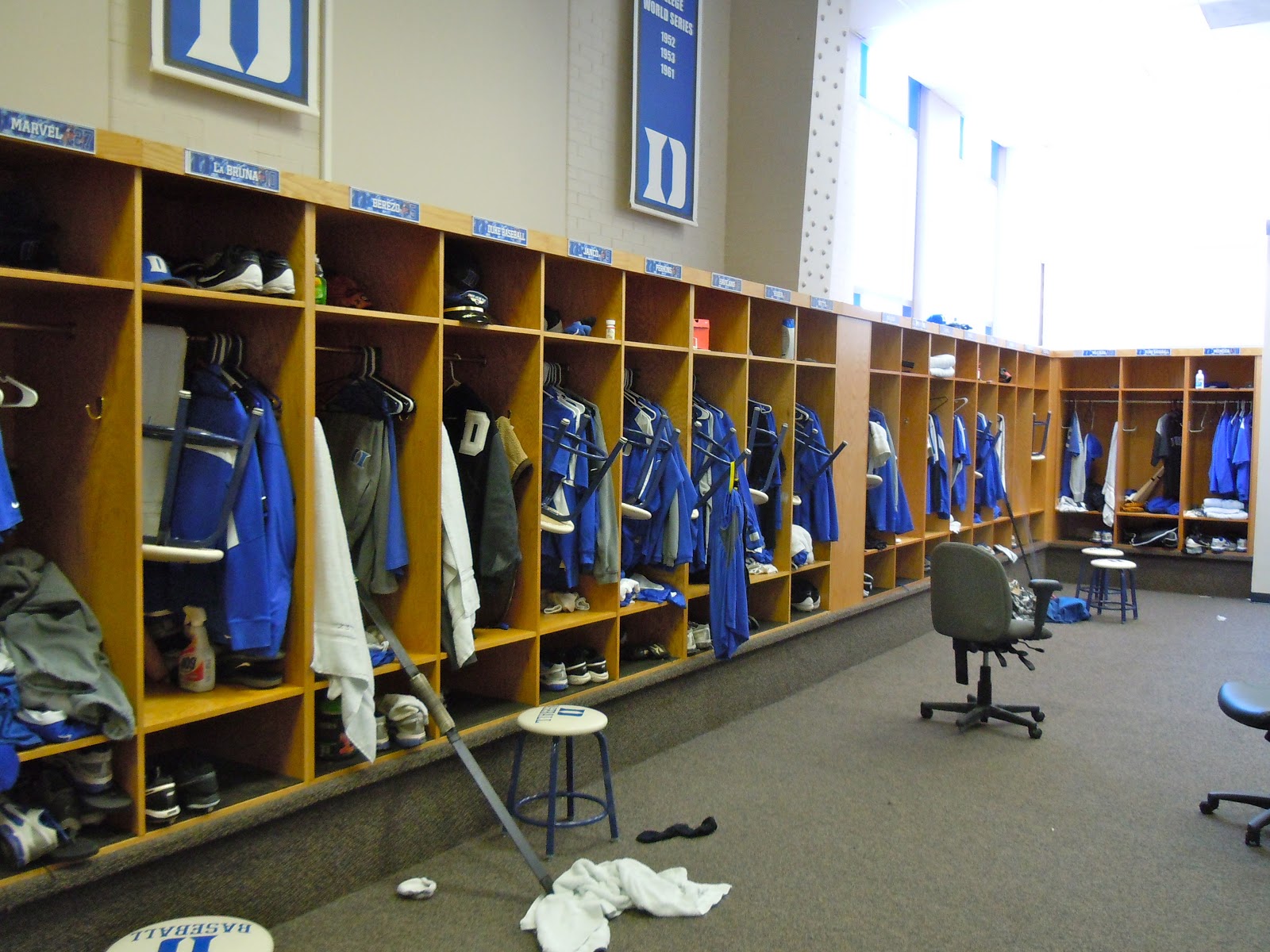 The Happy Nomads : Simple Pleasures