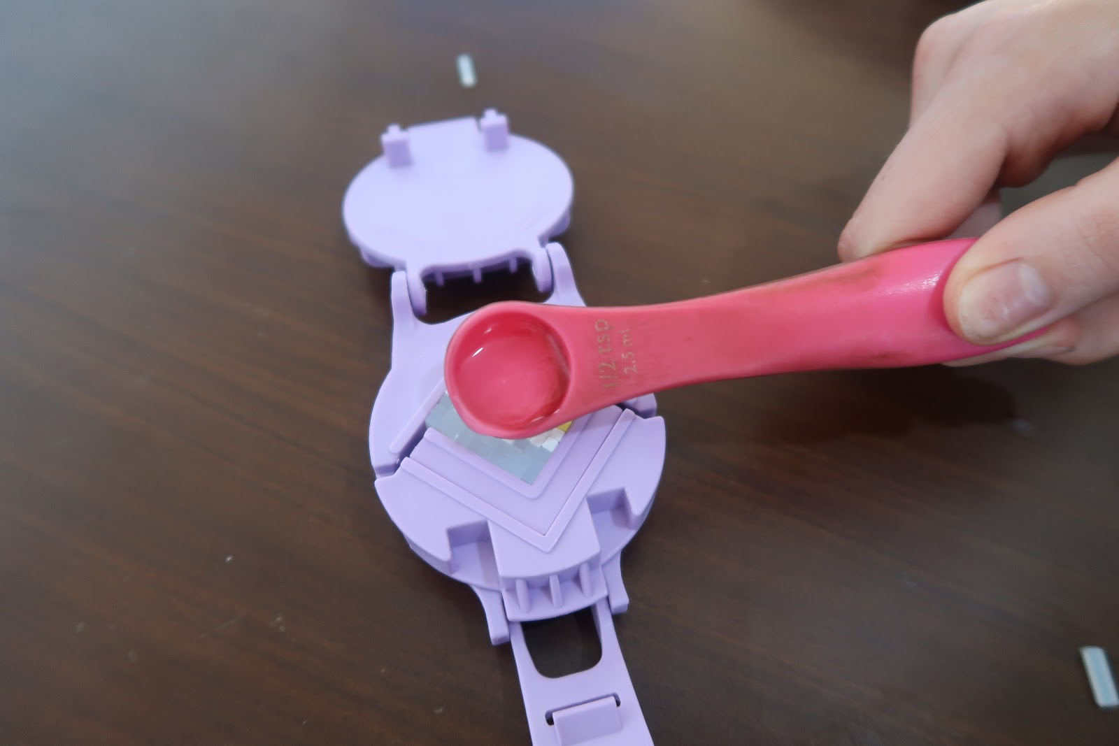 Uncoventional Kira: PRETTY PIXEL ERASER MAKER | REVIEW