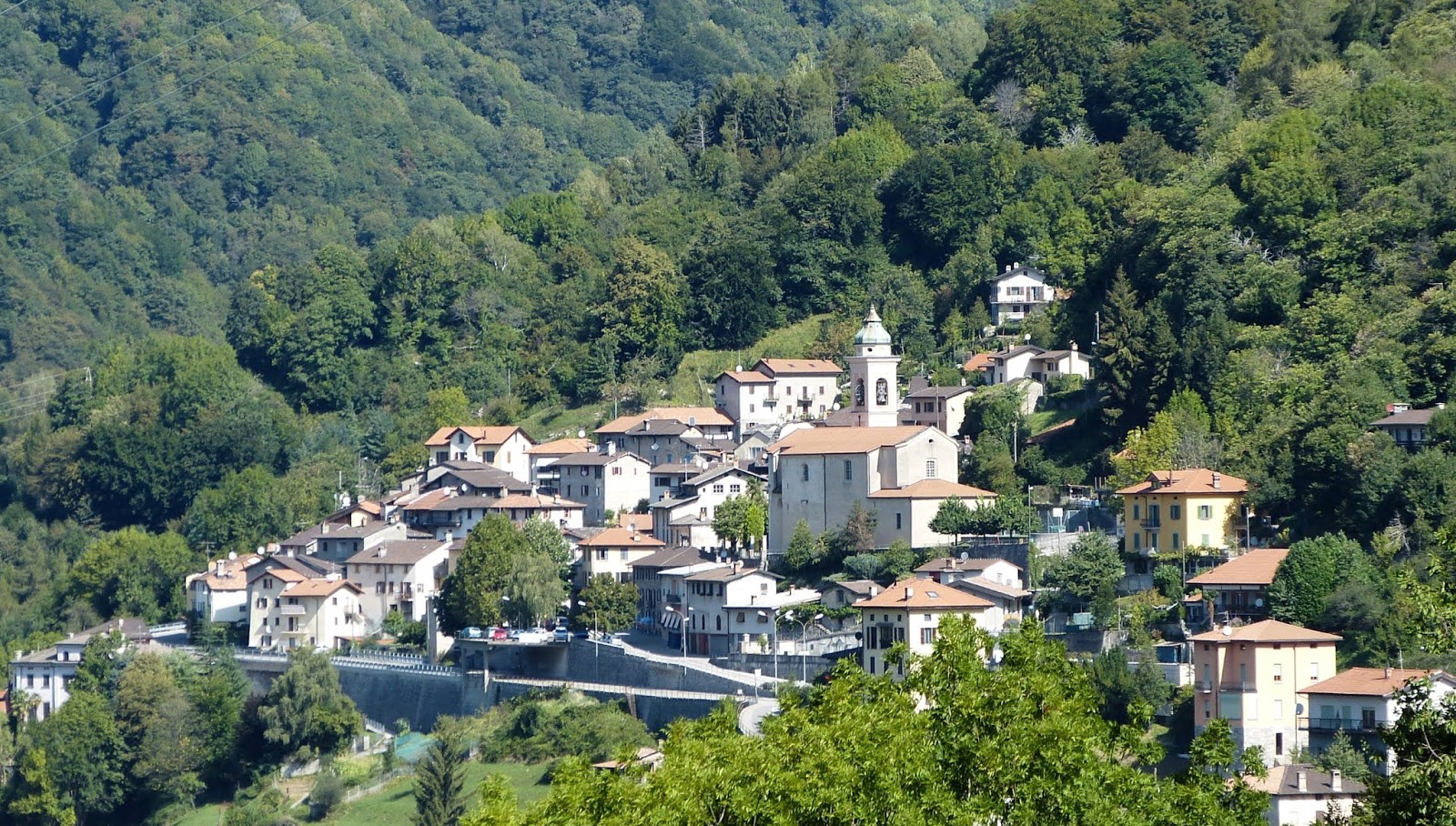 Hiking in Switzerland – Gabrielle and Urs: The Emerald Lizard Trail in ...