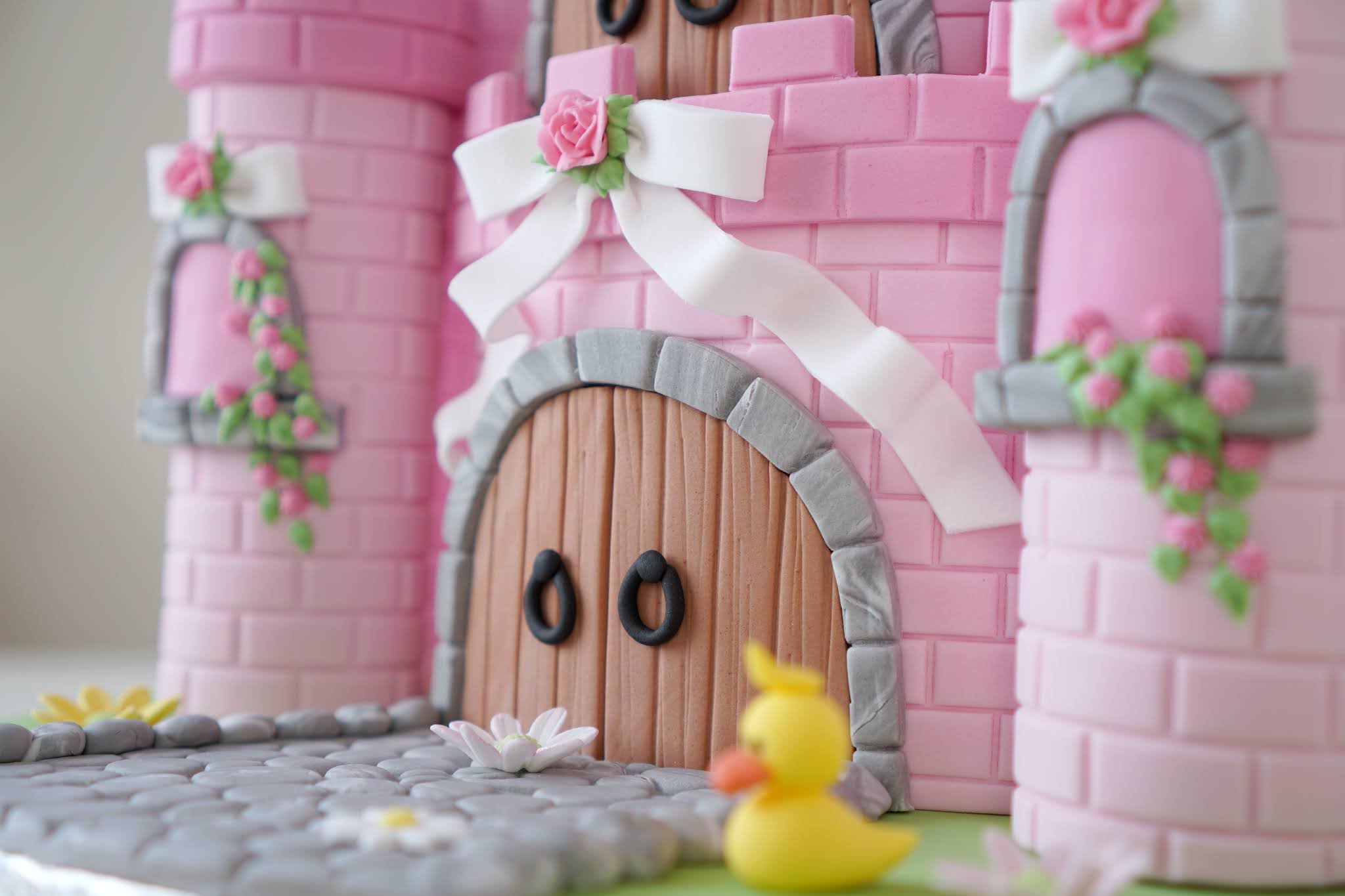 Pretty Princess Castle Cake I Cake Tutorial
