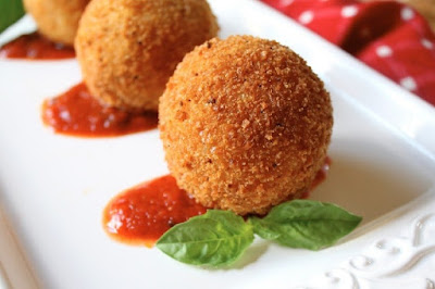 Cheese-stuffed rice balls - Daily Recipes