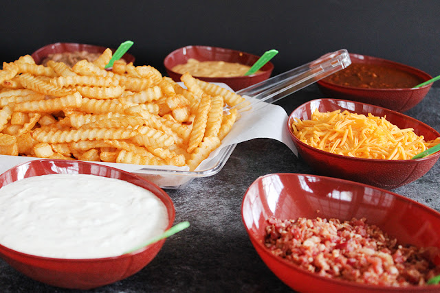Southern Mom Loves: Game Day 'Make Your Favorite' Fry Bar Spread