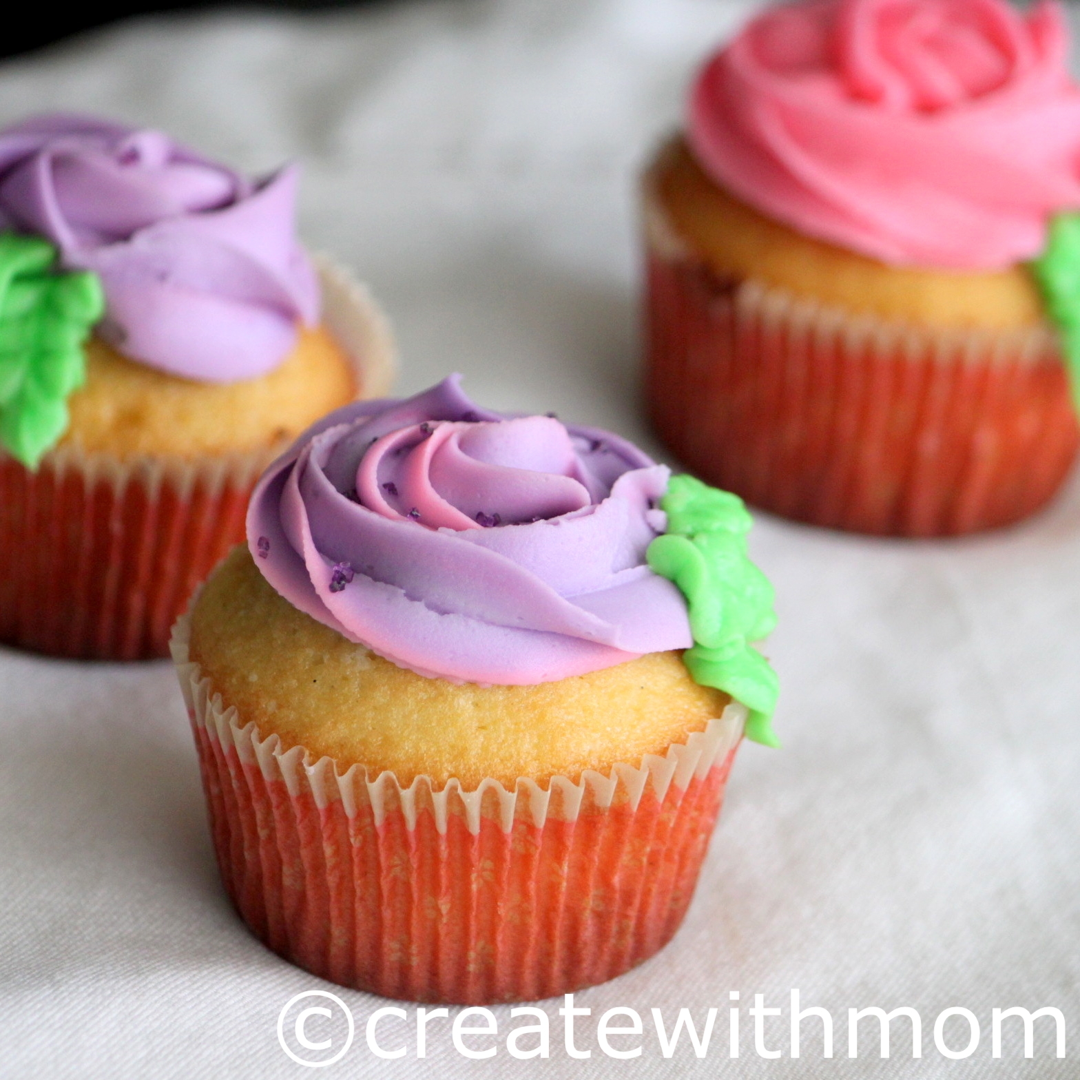 Create With Mom: Cupcakes for a birthday
