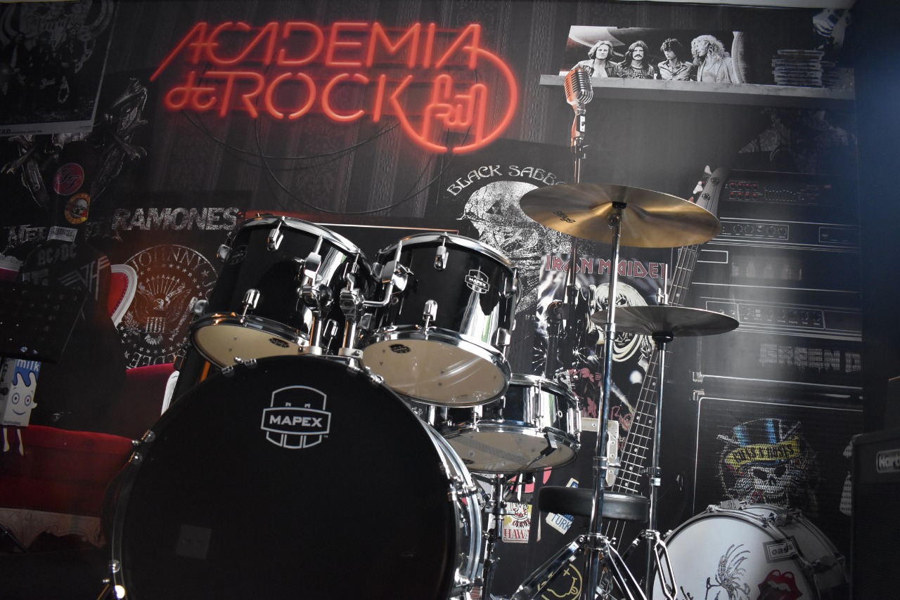 O Rock n' Roll está mesmo com tudo! Academia do Rock abre sua segunda ...