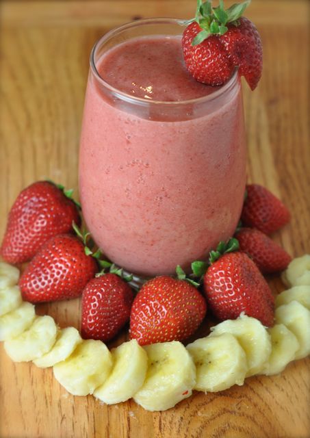 * Οι Συνταγες της Γιαγιας *: Smoothie με Φραουλες (NTR)