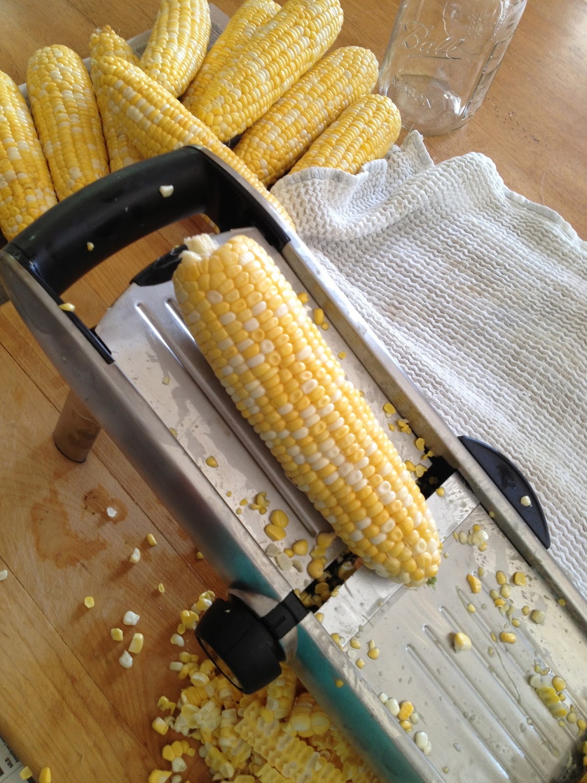 Flannel Jammies Farm: corn cutting made easy...
