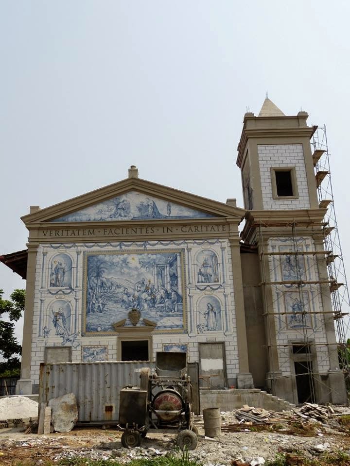 Gateshead Revisited: Gabon: not as secular as Lindisfarne