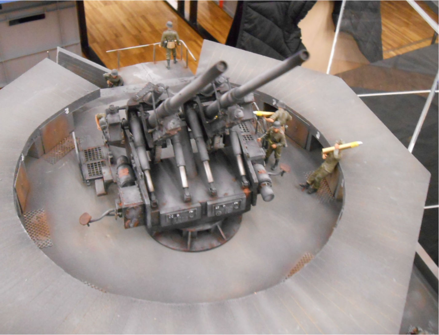 Le canon de 12,8-cm (ou 128) Flak 40.