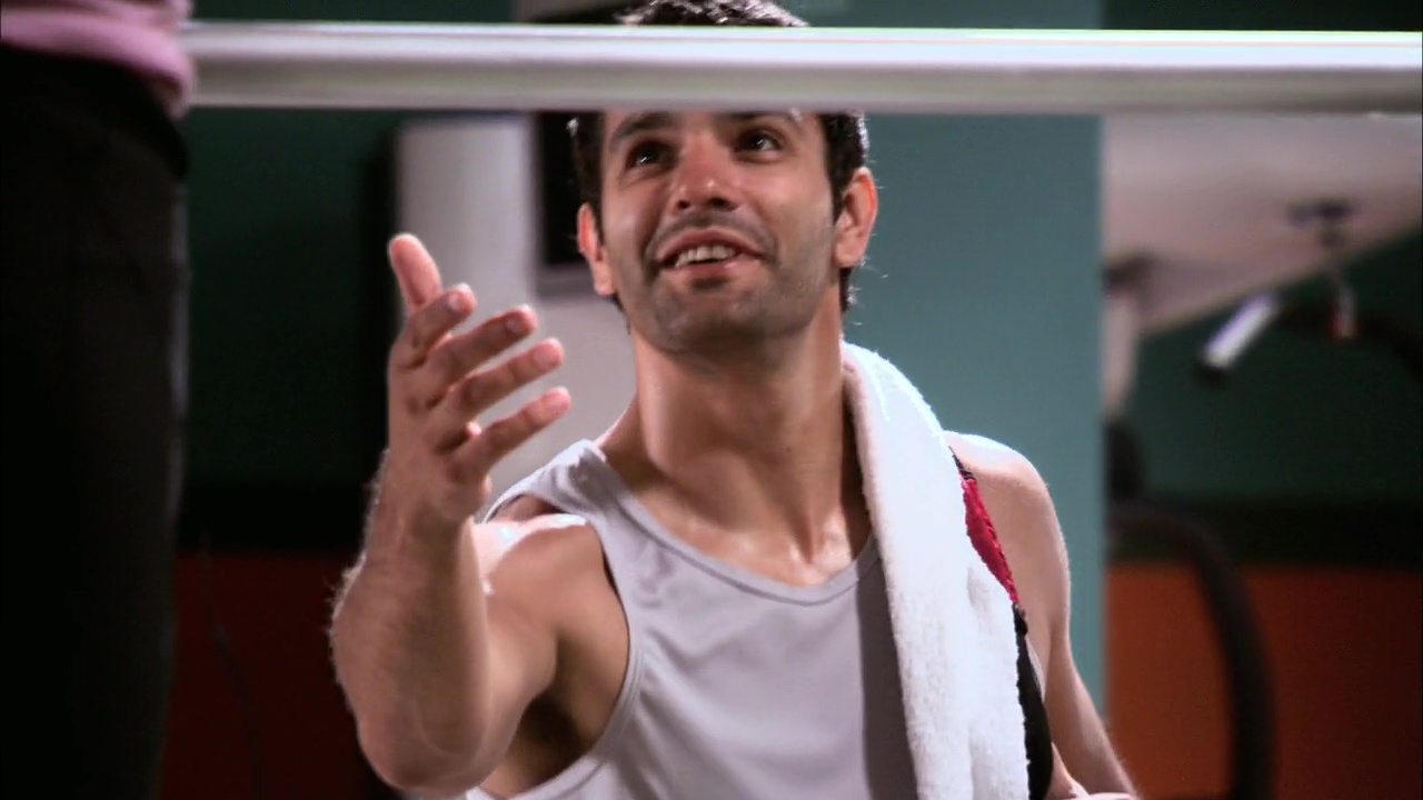 ausCAPS: Dave Baez shirtless in Dexter 2-04 "See-Through"