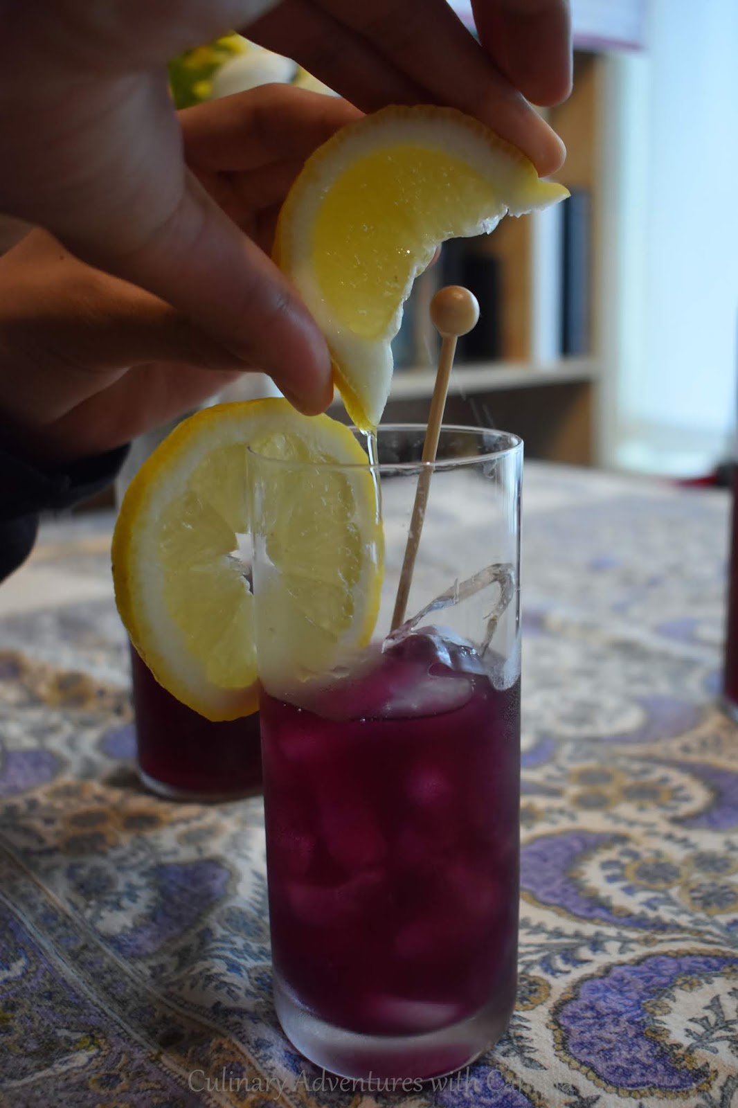 Color-Changing Nam Dok Anchan (Butterfly Pea Flower Lemonade) #SundayFunday