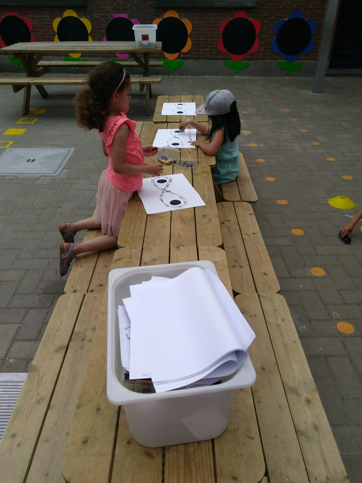 Schrijfdans in de kleuterschool: Schrijfdans paarse en roze klas ...